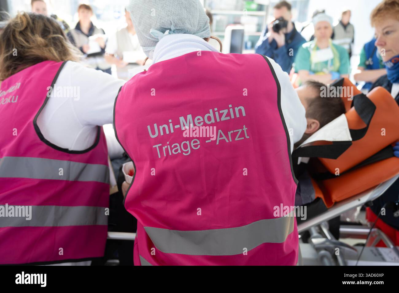 Rostock, Germany. 05th Apr, 2025. Volunteer nursing staff and medical ...