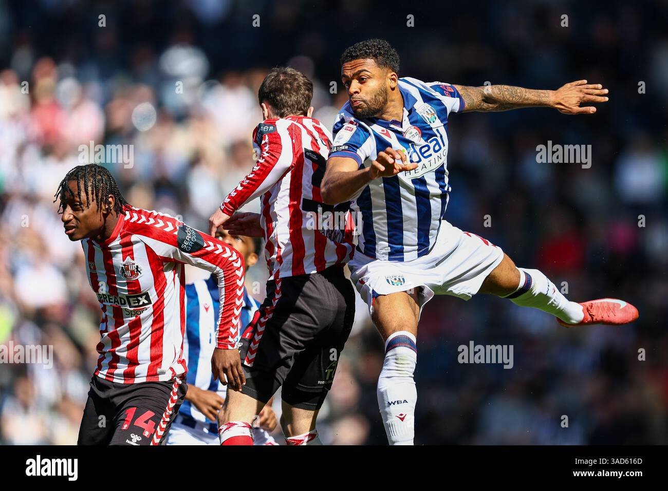 #14, Romaine Mundle, #32, Trai Hume of Sunderland & #11, Grady Diangana ...
