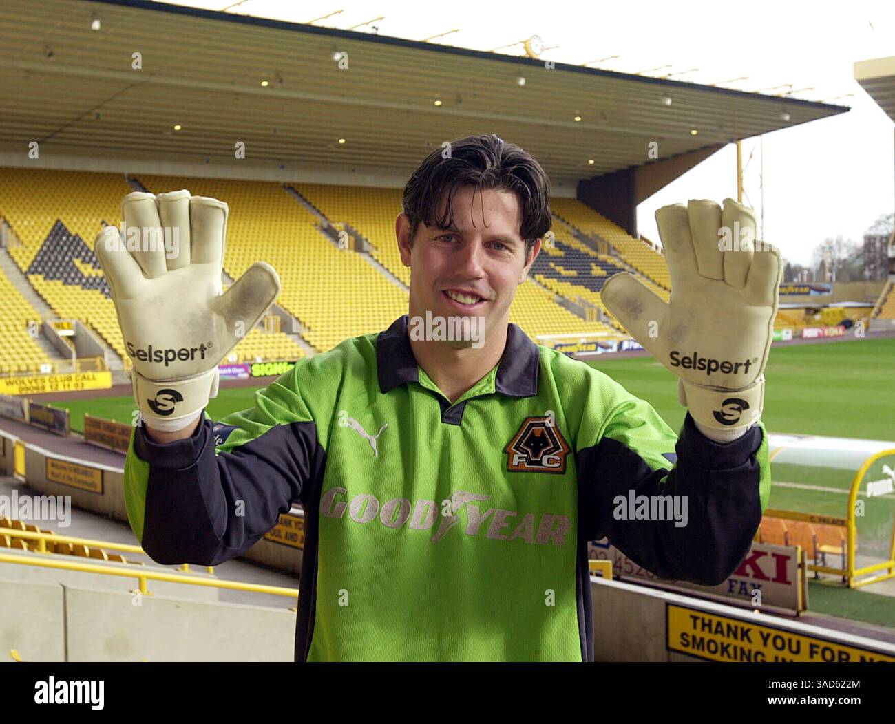 Wolverhampton Wanderers footballer goalkeeper Andy Petterson Stock ...