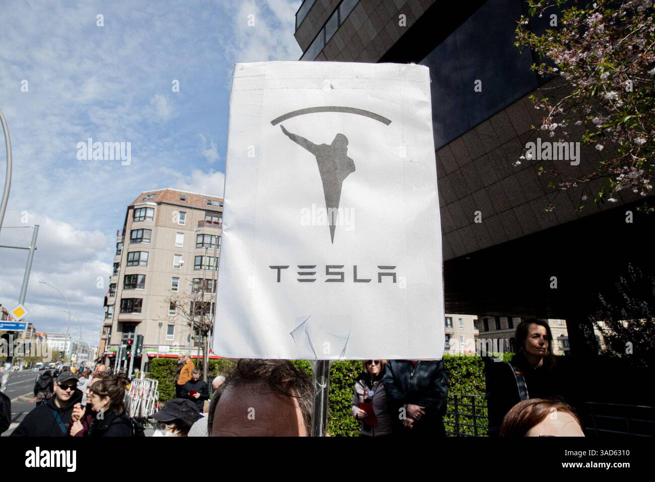 Berlin, Berlin, Germany. 5th Apr, 2025. Demonstrators gathered outside ...