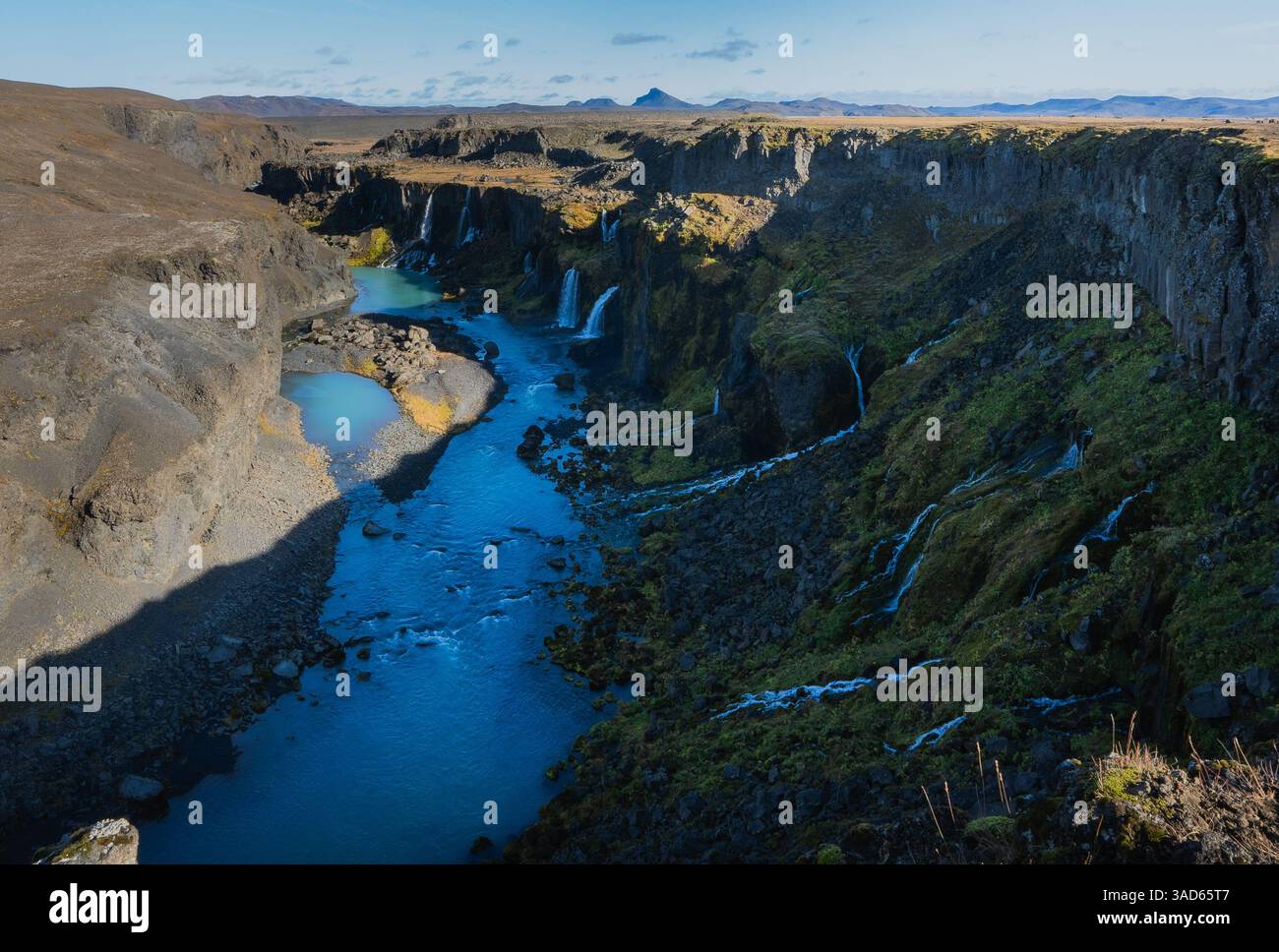 Sigoldugljufur canyon waterfalls turquoise hi-res stock photography and ...