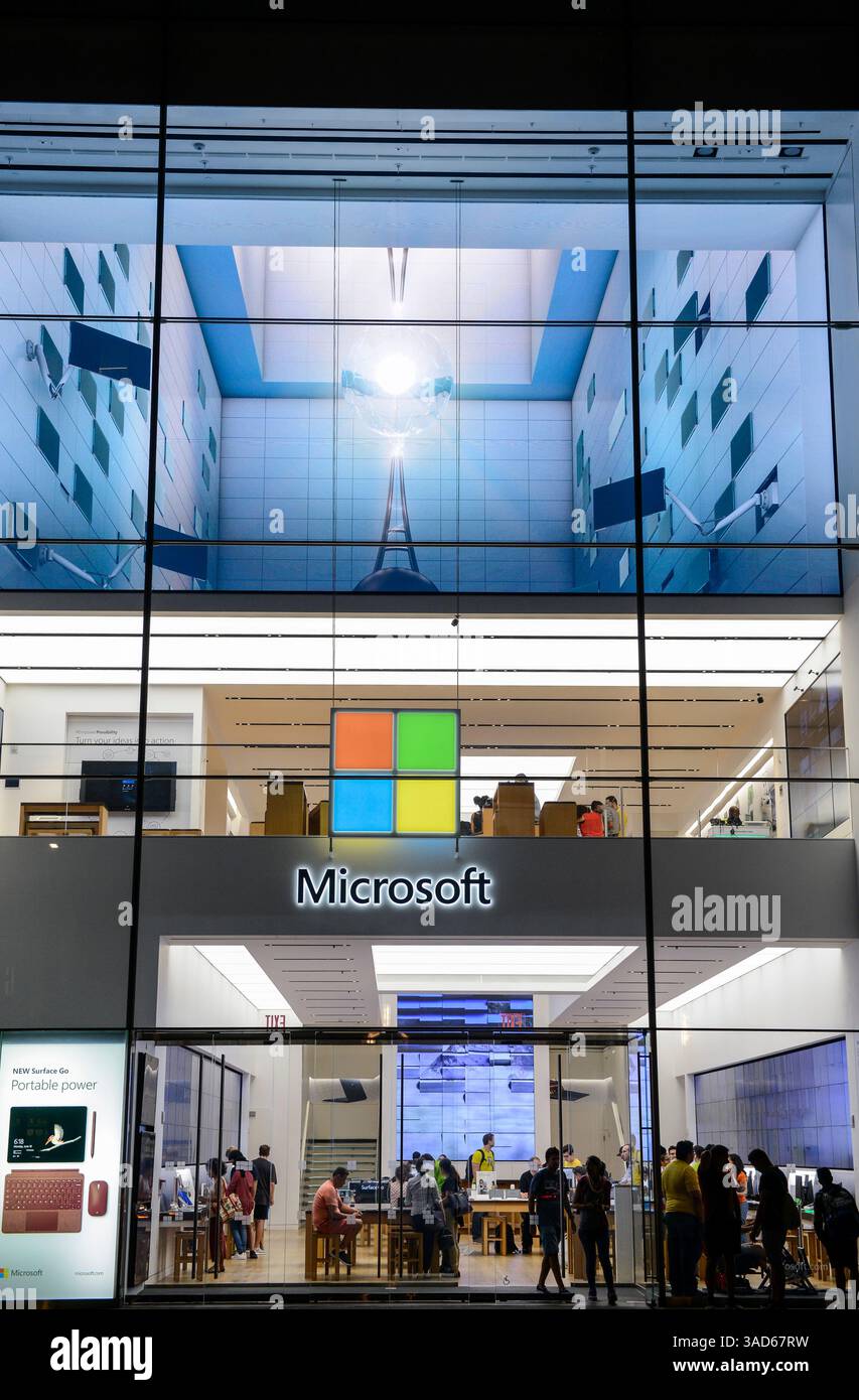 USA, New York City, Manhattan, Microsoft showroom and shop Stock Photo ...