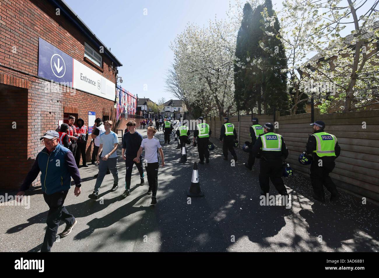 Selhurst Park, Selhurst, London, UK. 5th Apr, 2025. Premier League ...