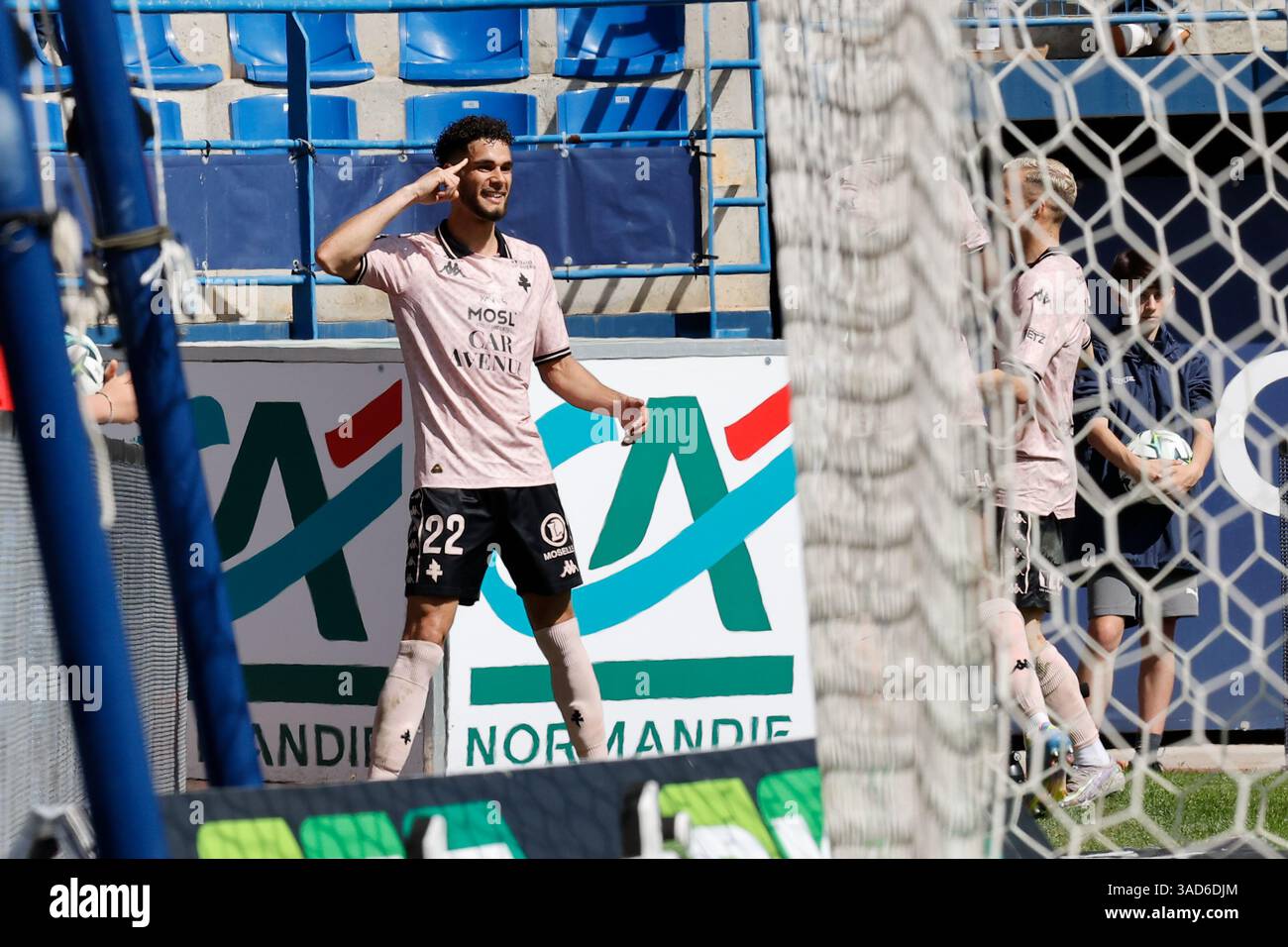 22 Kevin VAN DEN KERKHOF (fcm) during the Ligue 2 BKT match between ...