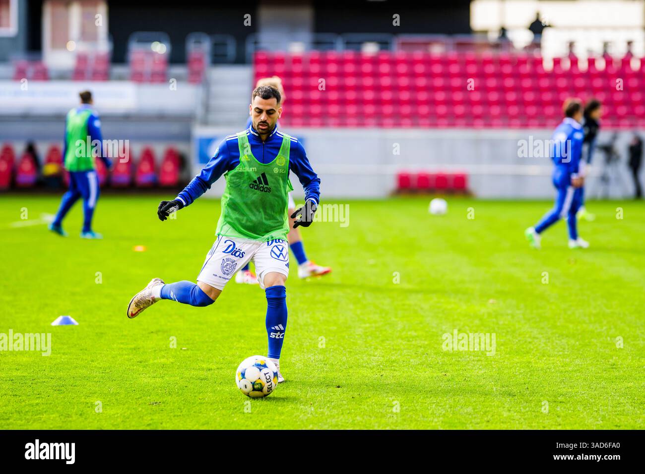 Kalmar, Sverige. 05th Apr, 2025. 250405 Sundsvalls spelare inför ...