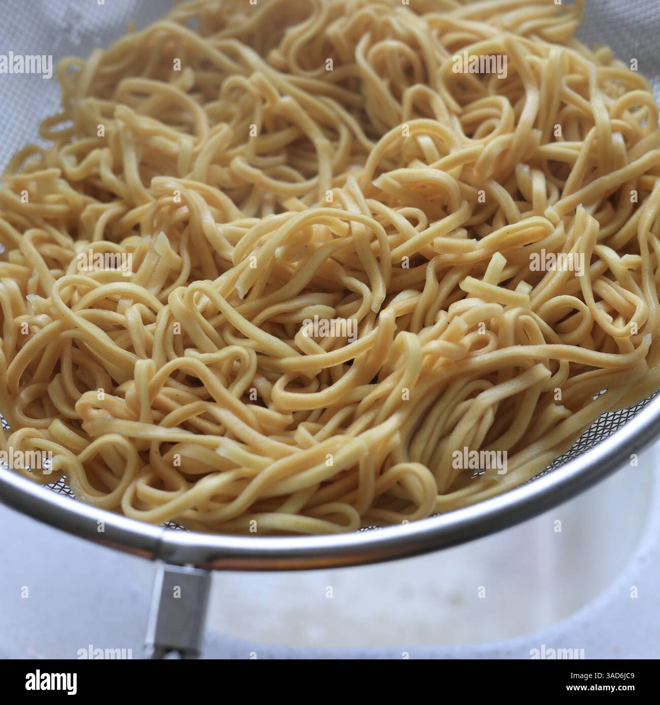 cooking noodles with seafood Stock Photo - Alamy