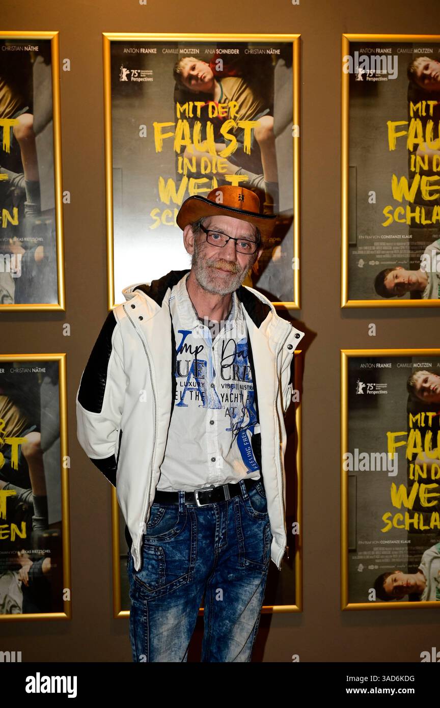 Meinhard Neumann bei der Premiere des Kinofilms Mit der Faust in die ...