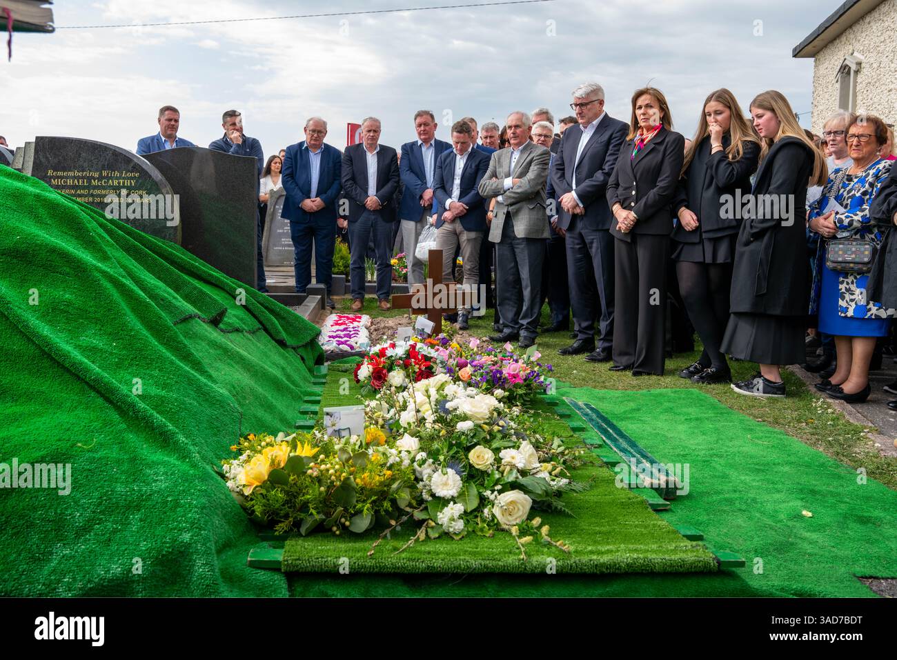 The burial of GAA Hall of Fame inductee Michael (Micko) O'Dwyer at St ...