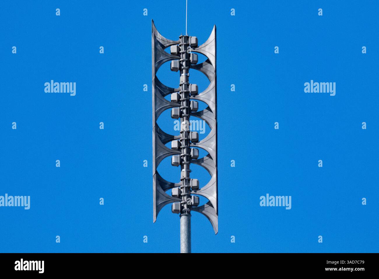 Rostock, Germany. 05th Apr, 2025. Modern sirens to warn the population ...