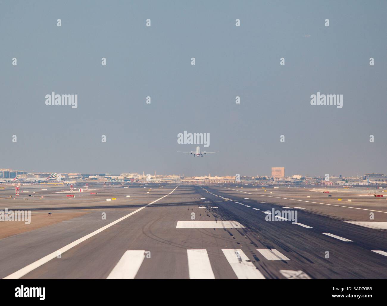 Airplane aircraft running on runway hi-res stock photography and images ...