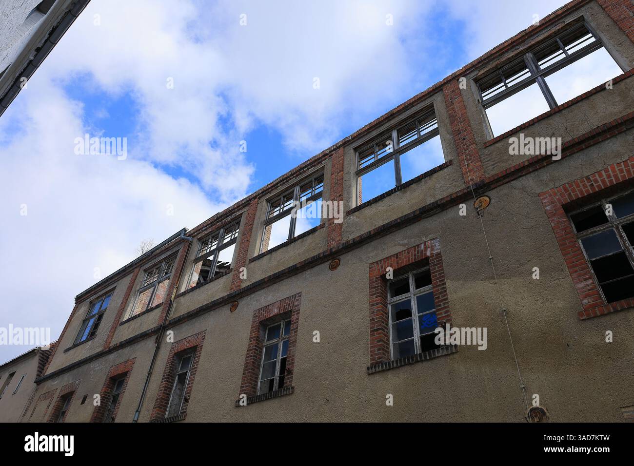 Old building without a roof in Görlitz Stock Photo - Alamy
