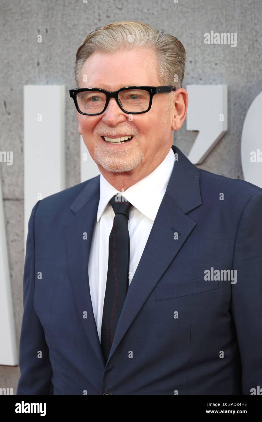 Warren Littlefield bei der Premiere der 6. Staffel der Hulu Serie 'The ...