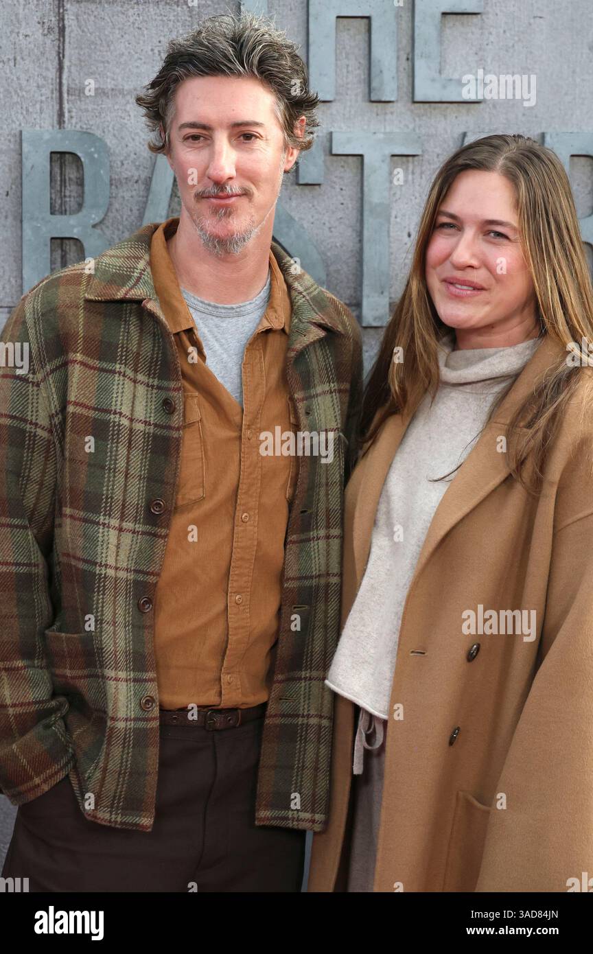 Eric Balfour mit Ehefrau Erin Chiamulon bei der Premiere der 6. Staffel ...