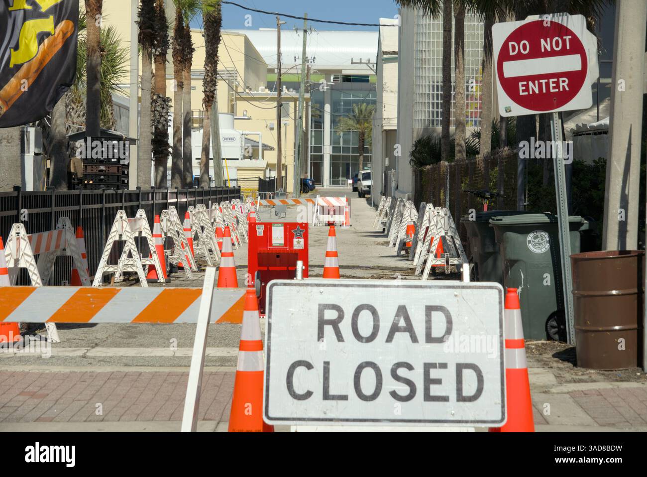 Road Closed by a sign and barriers. STOP, DO NOT ENTER Stock Photo - Alamy