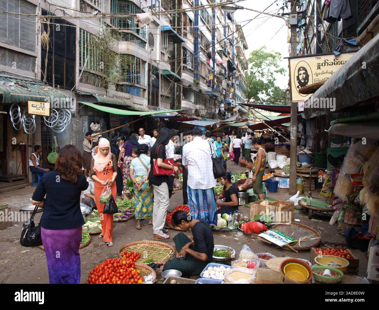 Food markets burma hi-res stock photography and images - Alamy