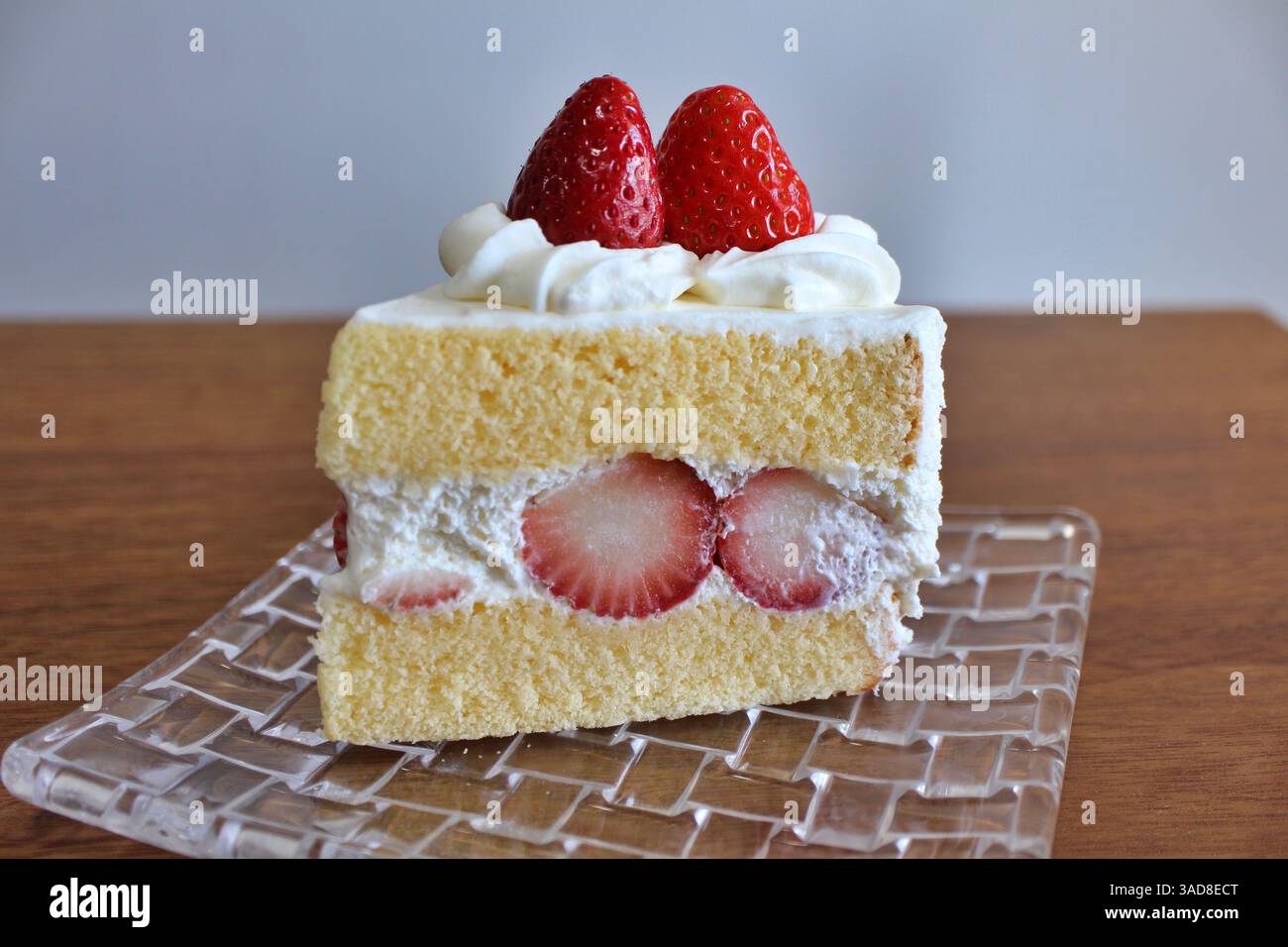 Japanese strawberry shortcake (layer cake Stock Photo - Alamy