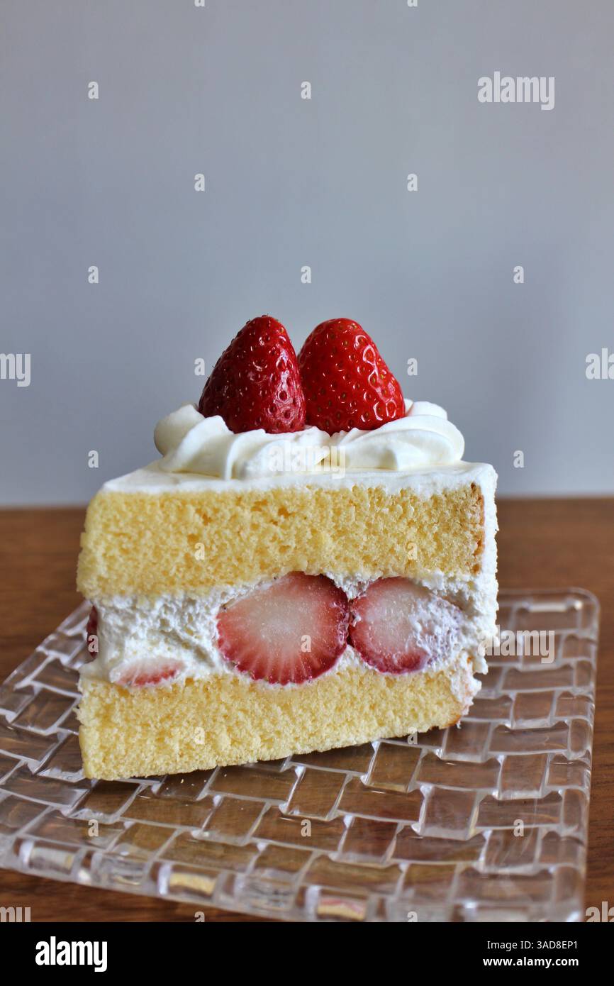 Japanese strawberry shortcake (layer cake Stock Photo - Alamy