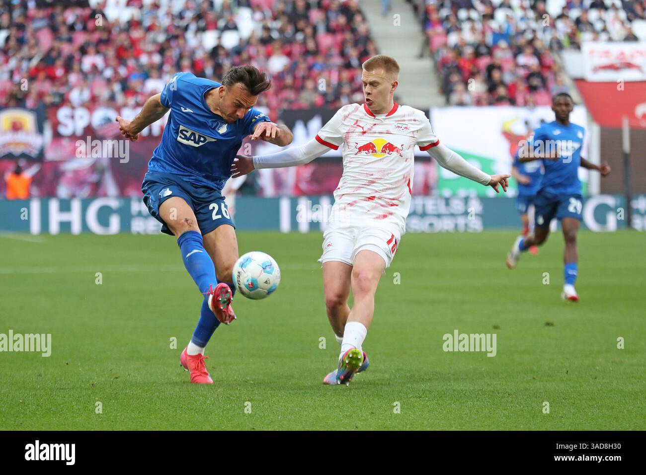 Leipzig, Deutschland. 05th Apr, 2025. Haris Tabakovic (26, TSG Hoffenheim) gegen Arthur ...