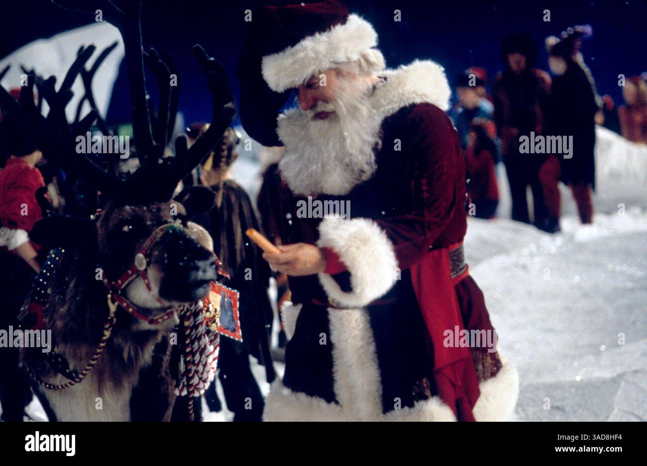 Film still / Publicity still from "The Santa Clause" Tim Allen 1994 ...