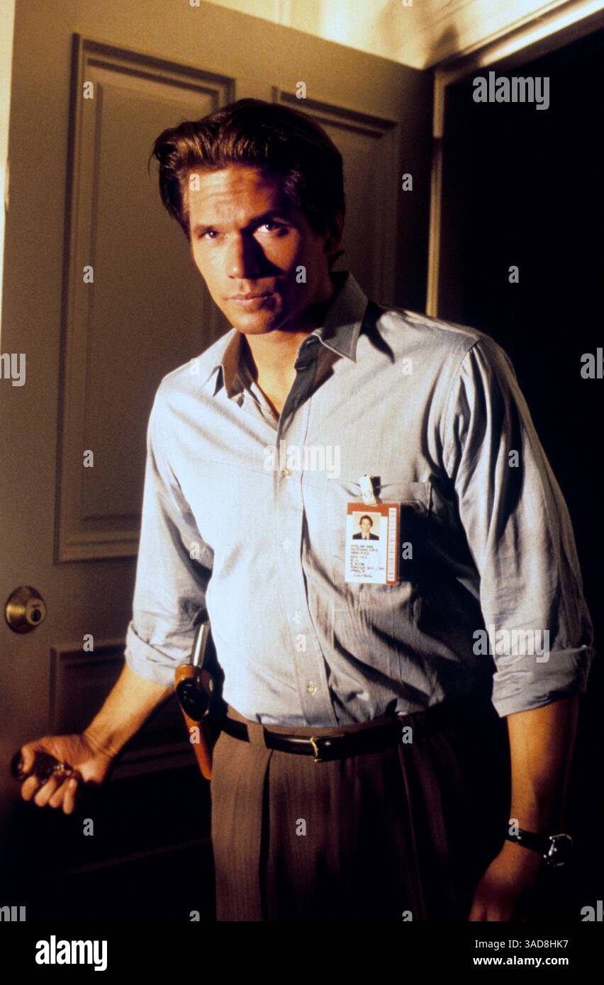 Film still / Publicity still from "The Puppet Masters" Eric Thal 1994 ...