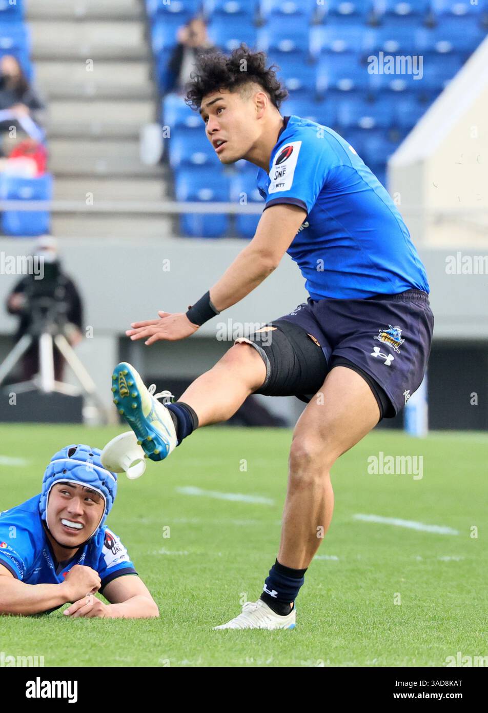 Tokyo, Japan. 5th Apr, 2025. Saitama Panasonic Wild Knights fly half ...