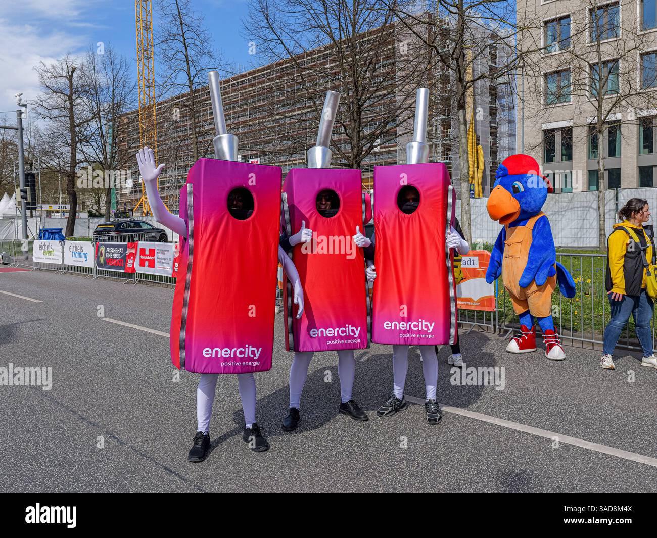 ADAC Marathon Hannover 2025 - Familientag Die Drei warmen Brüder ...