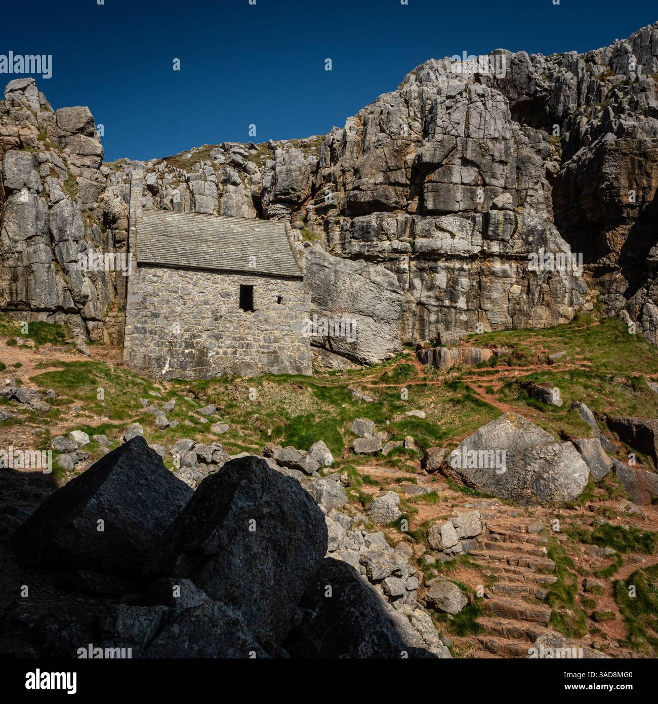 Hermit stone chapel chapel hi-res stock photography and images - Alamy
