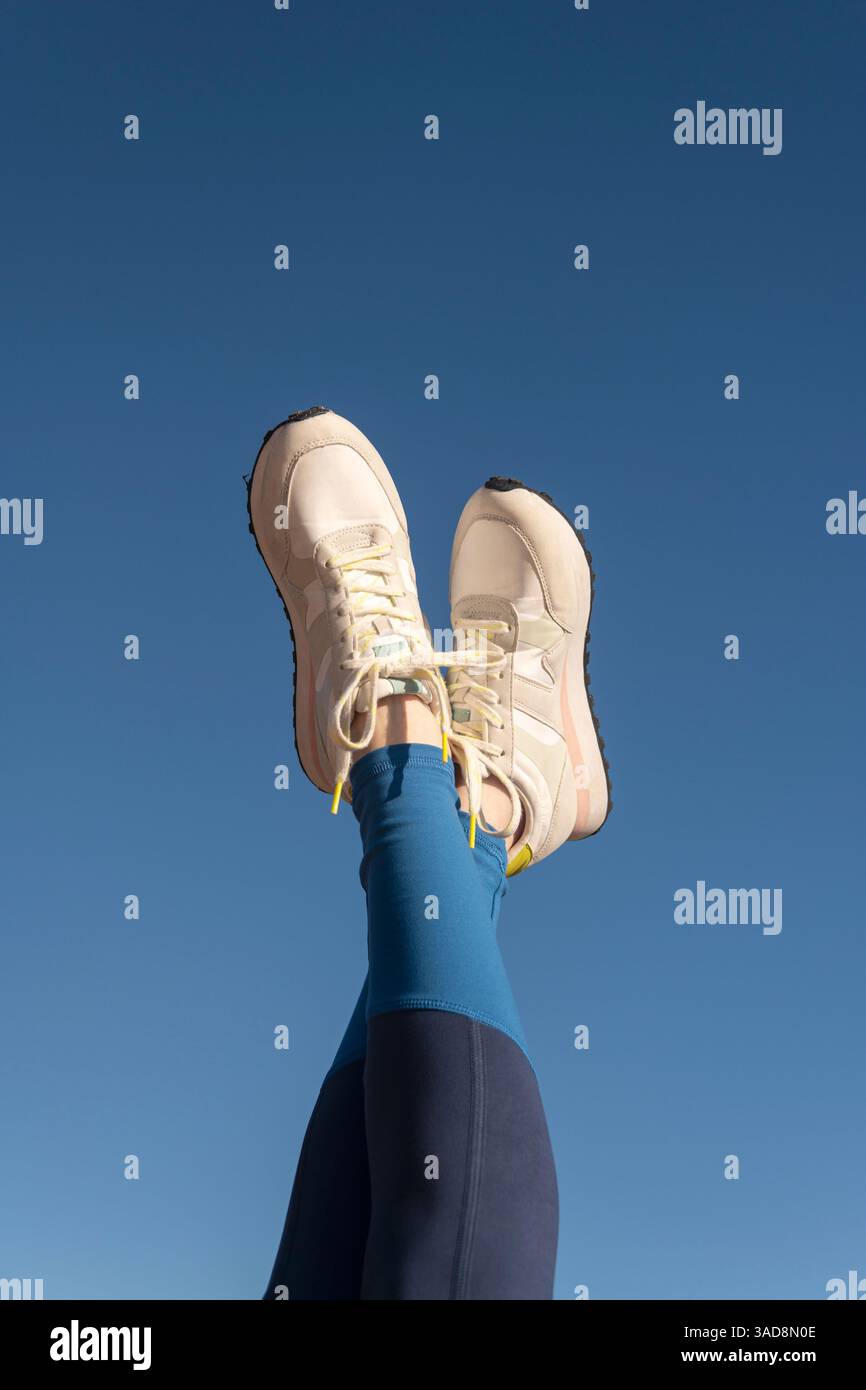 Fitness legs running shoes hi-res stock photography and images - Alamy