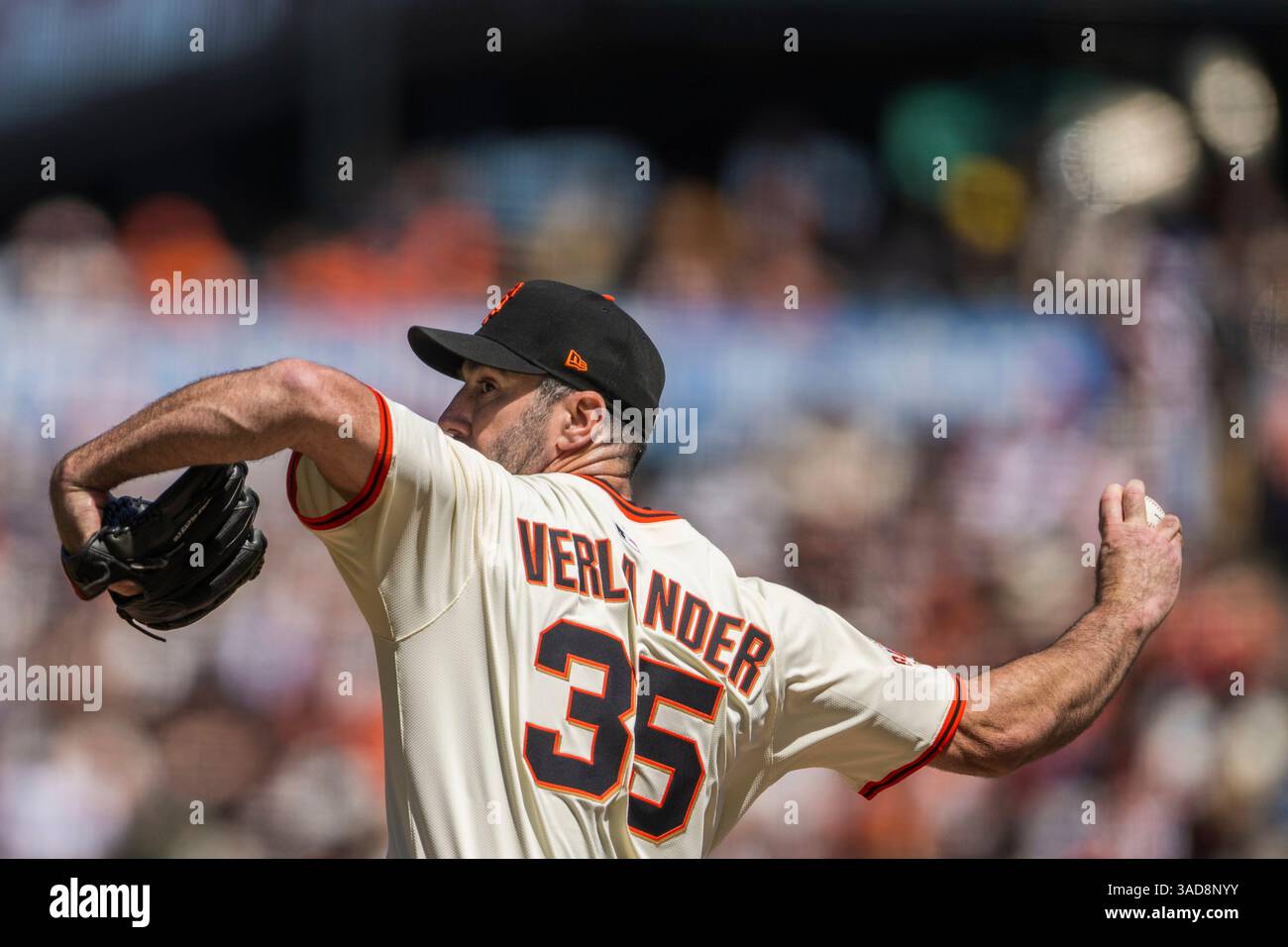 San Francisco Giants pitcher Justin Verlander (35) throws during a ...