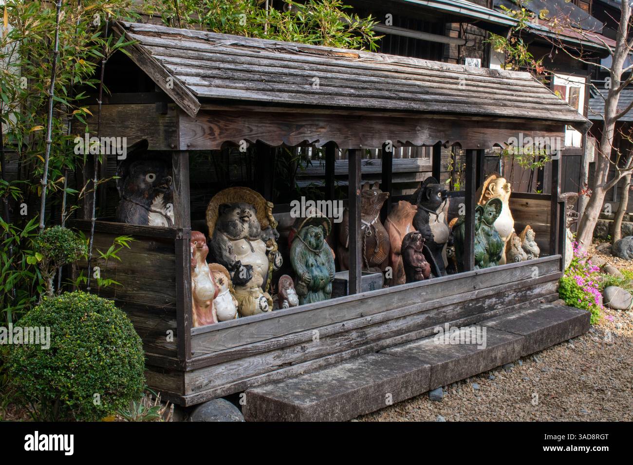 Tanuki statue hi-res stock photography and images - Alamy
