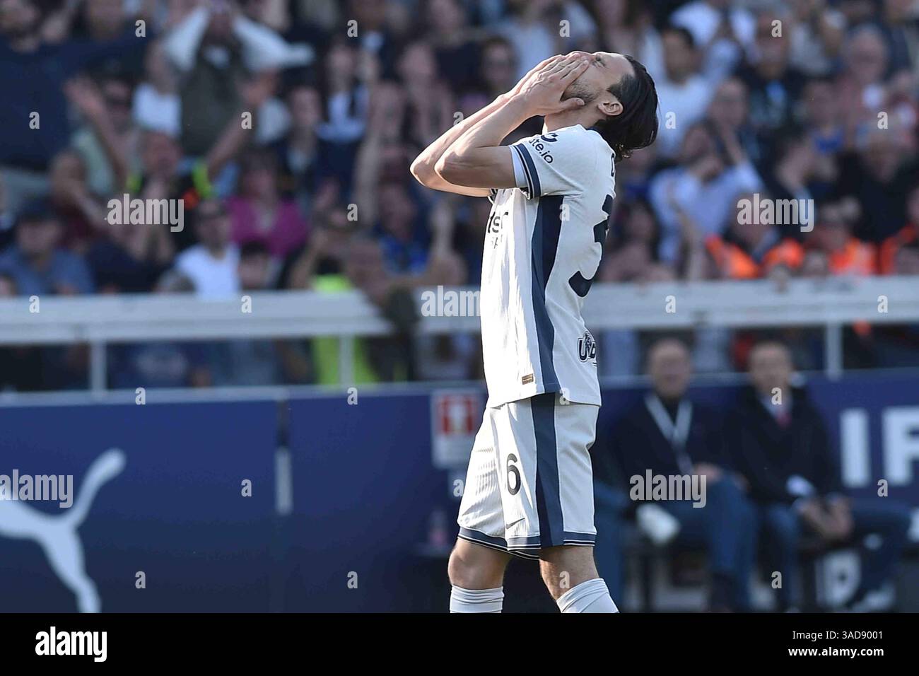 Parma, Italy. 05th Apr, 2025. Matteo Darmian of FC Internazionale ...