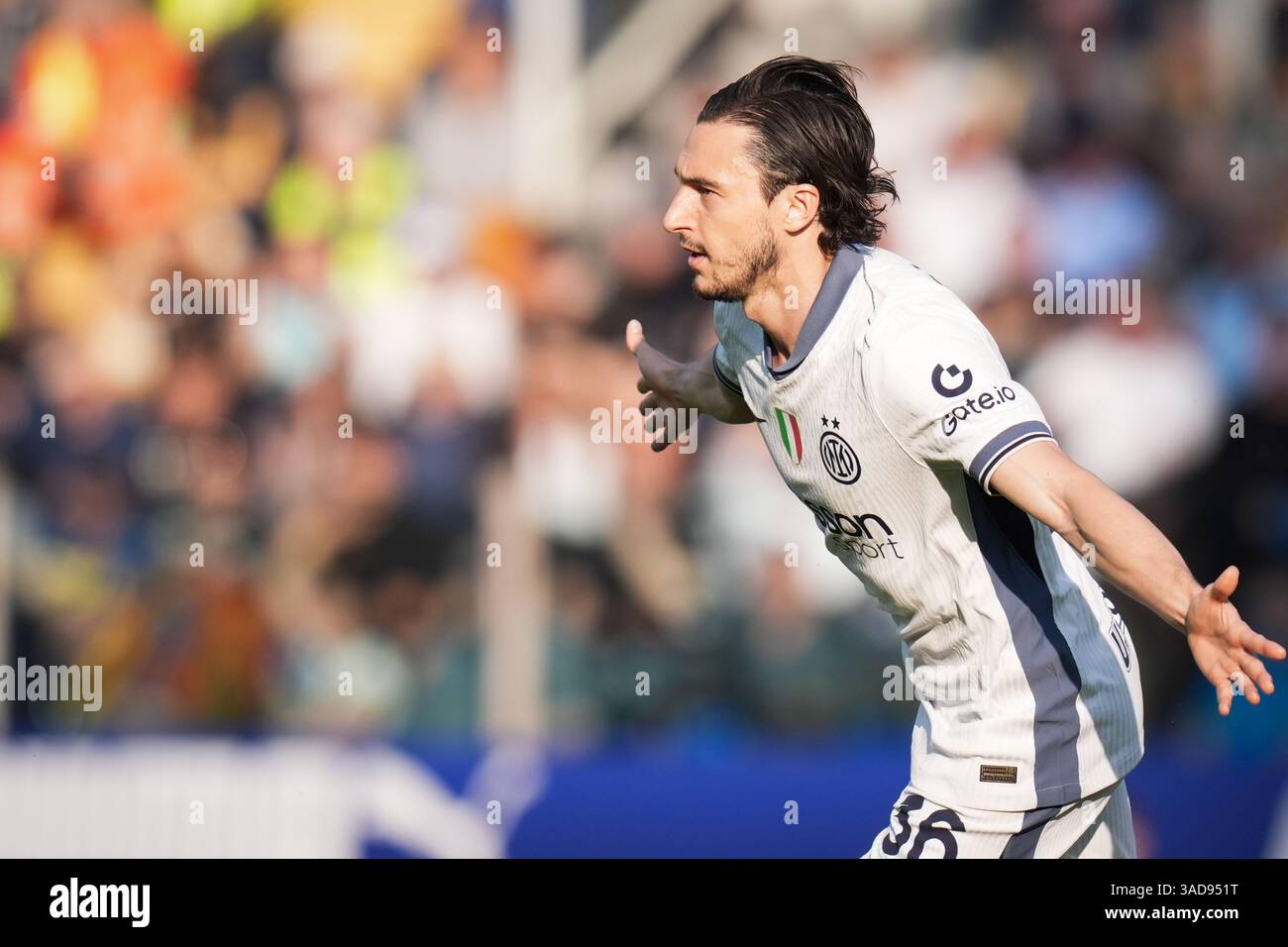 Parma, Italia. 05th Apr, 2025. Inter Milan's Matteo Darmian celebrates ...