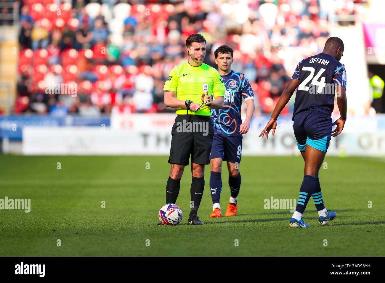 AESSEAL New York Stadium, Rotherham, England - 5th April 2025 Referee ...