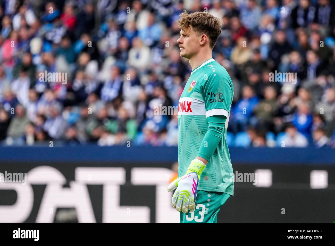 BOCHUM, GERMANY - APRIL 5: VfB Stuttgart goalkeeper Alexander Nubel ...