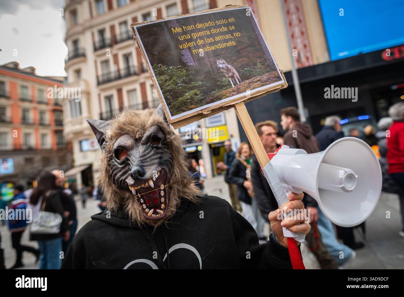 Madrid, Spain. 05th Apr, 2025. A man wearing a wolf mask protesting ...