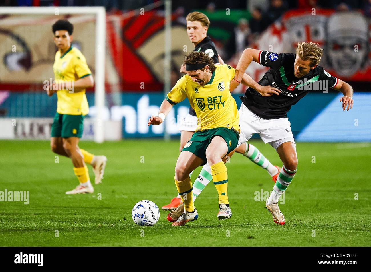 ENSCHEDE - Alen Halilovic of Fortuna Sittard, Michel Vlap of FC Twente ...