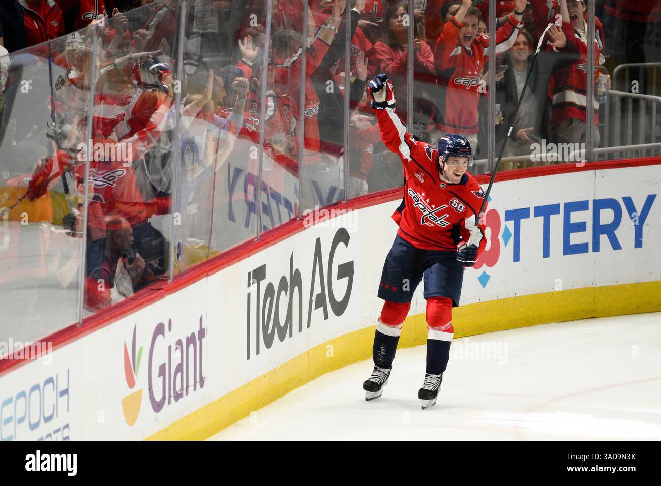 Washington Capitals right wing Ryan Leonard (9) celebrates his first ...