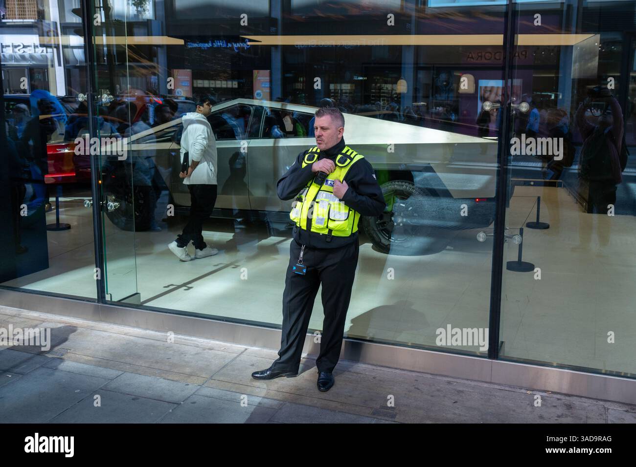 05/04/2025. London, UK A Tesla Cybertruck electric vehicle is displayed ...