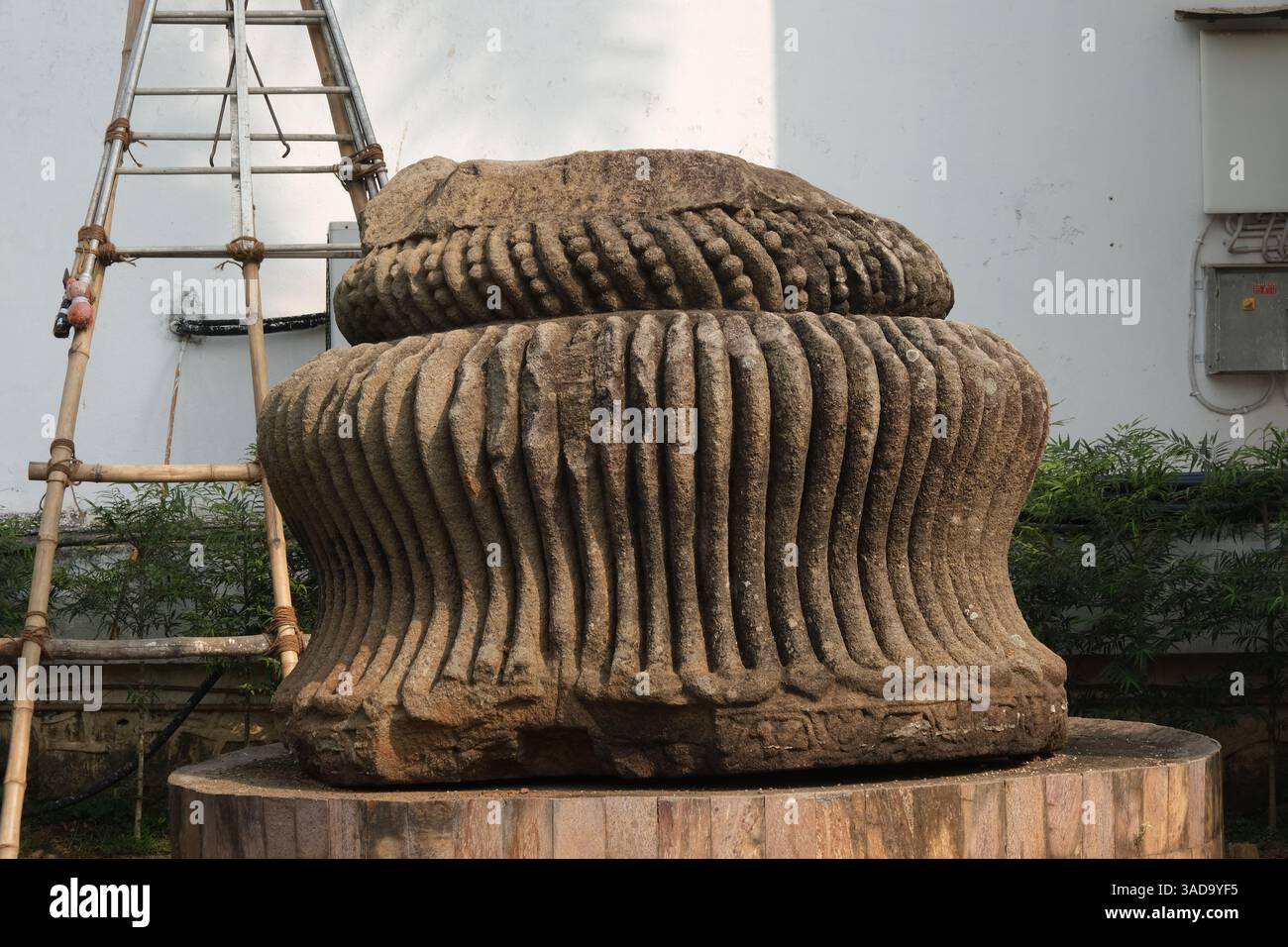 Base of a pillar Stock Photo - Alamy