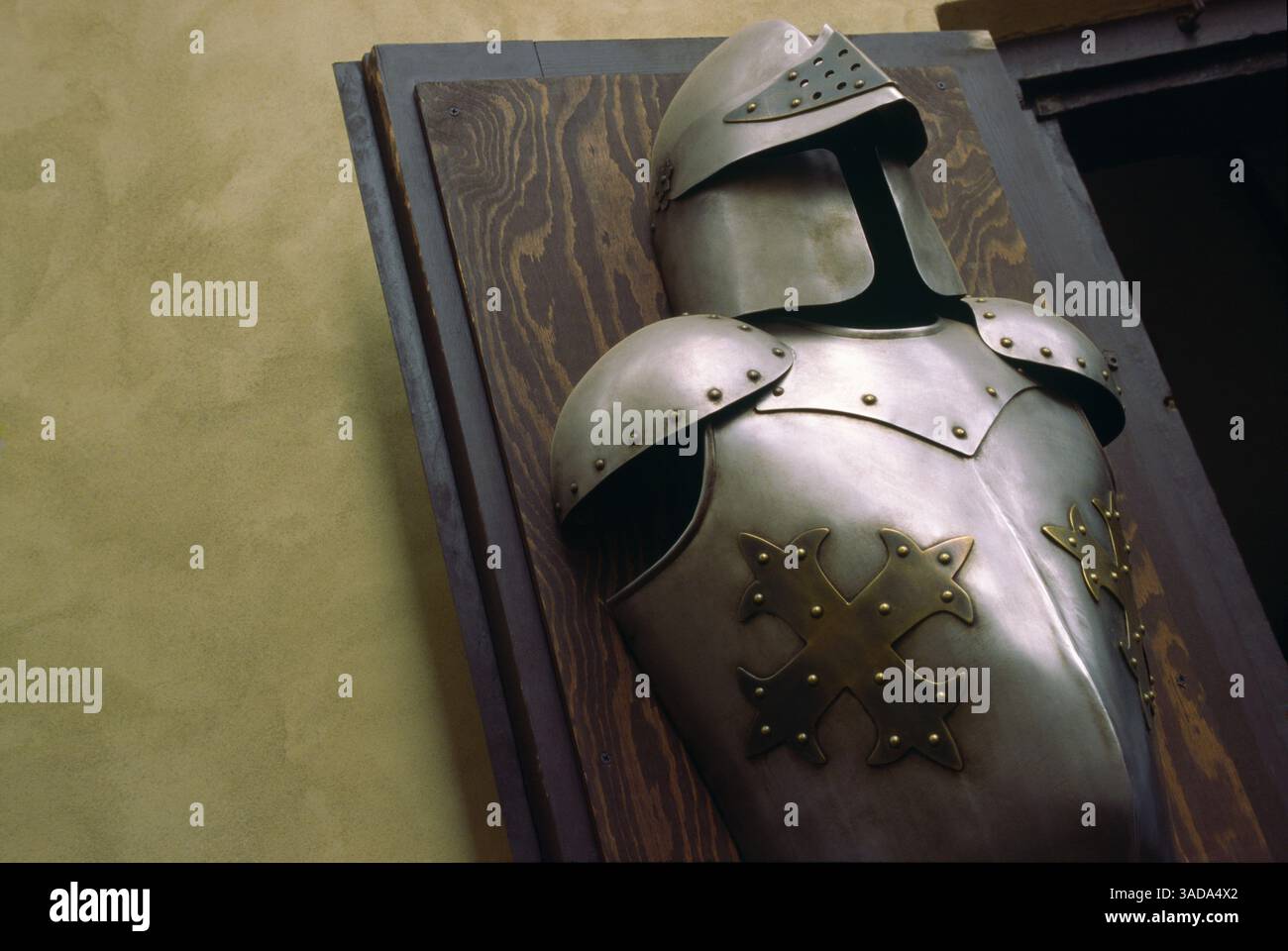 Medieval armor hi-res stock photography and images - Alamy