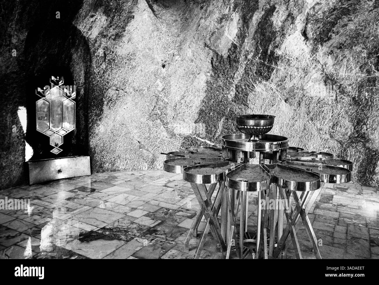 Jul 05, 1994; Yazd, IRAN; Pir-e-Sabz is one of the Zoroastrian shrines ...