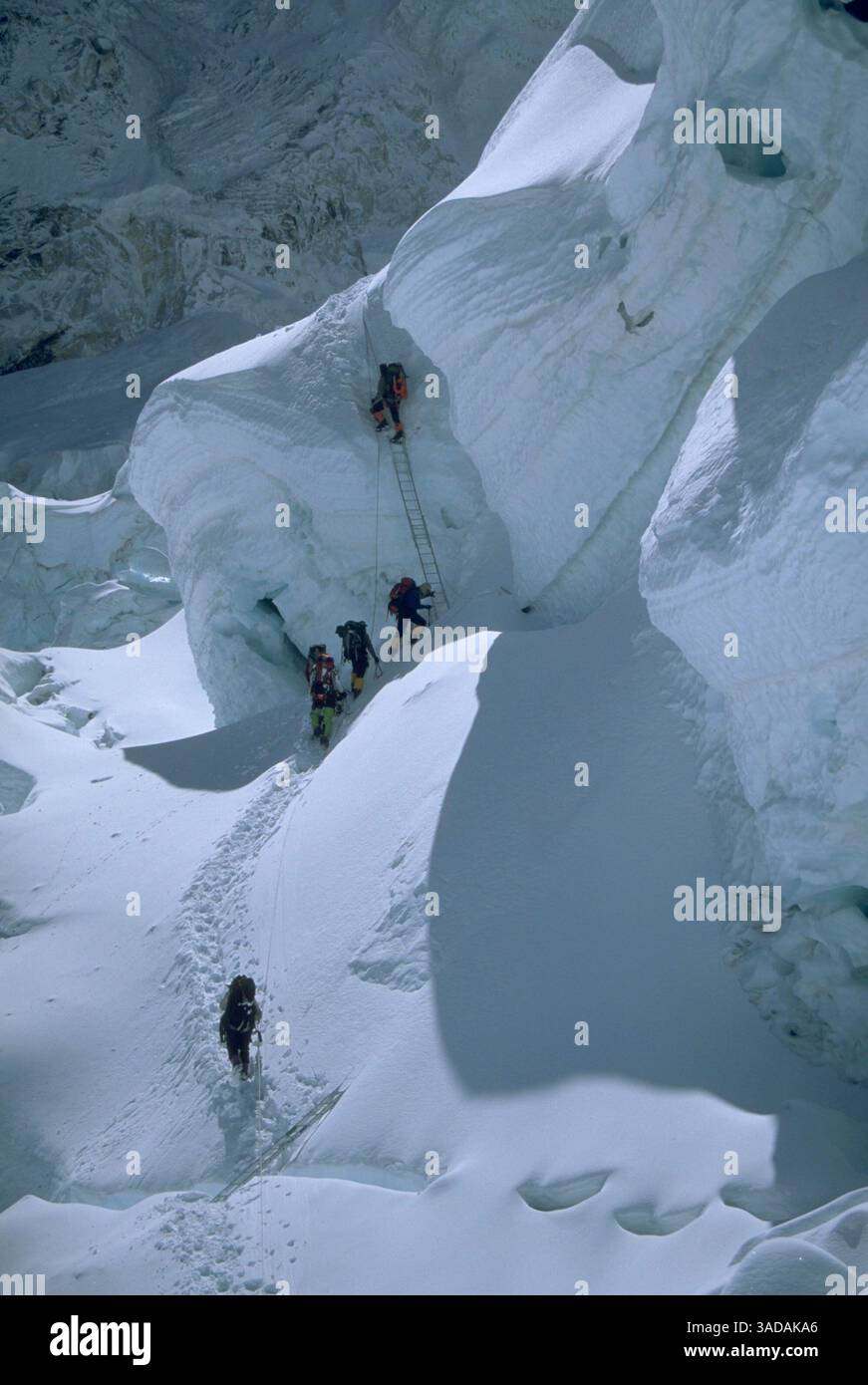 Seracs mount everest hi-res stock photography and images - Alamy