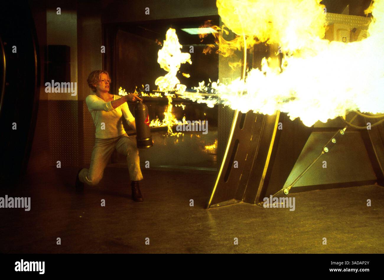 Aug 02, 2000; Hollywood, California, USA; Actor ELIZABETH SHUE (Linda ...