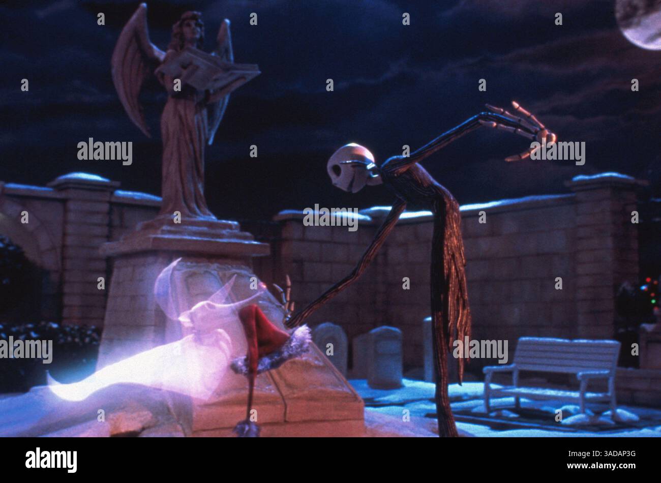 Sep 11, 2000; Hollywood, California, USA; JACK SKELLINGTON gets a boost ...