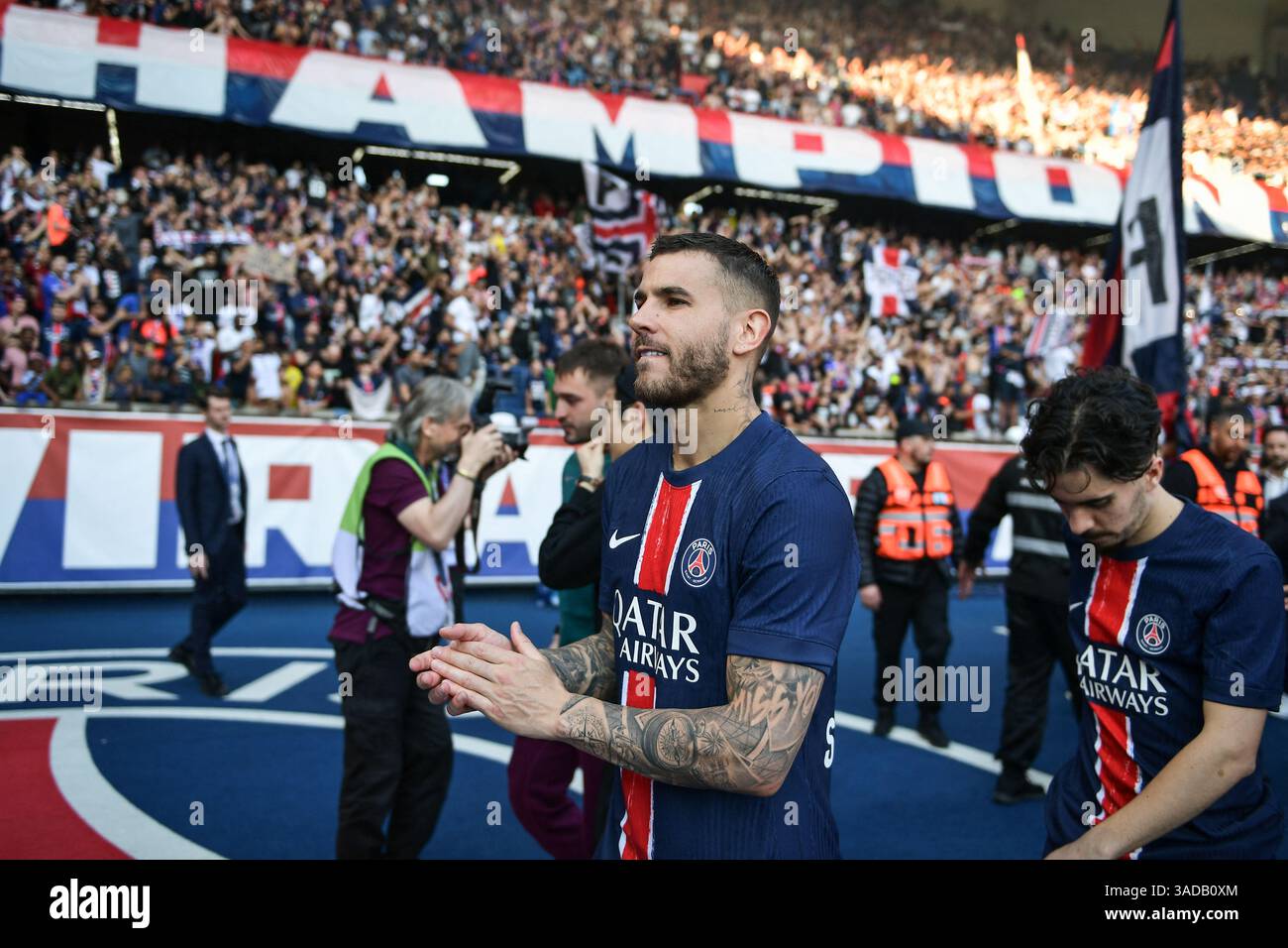 Paris Saint-Germain’s defender Lucas Hernandez celebrates the winning ...