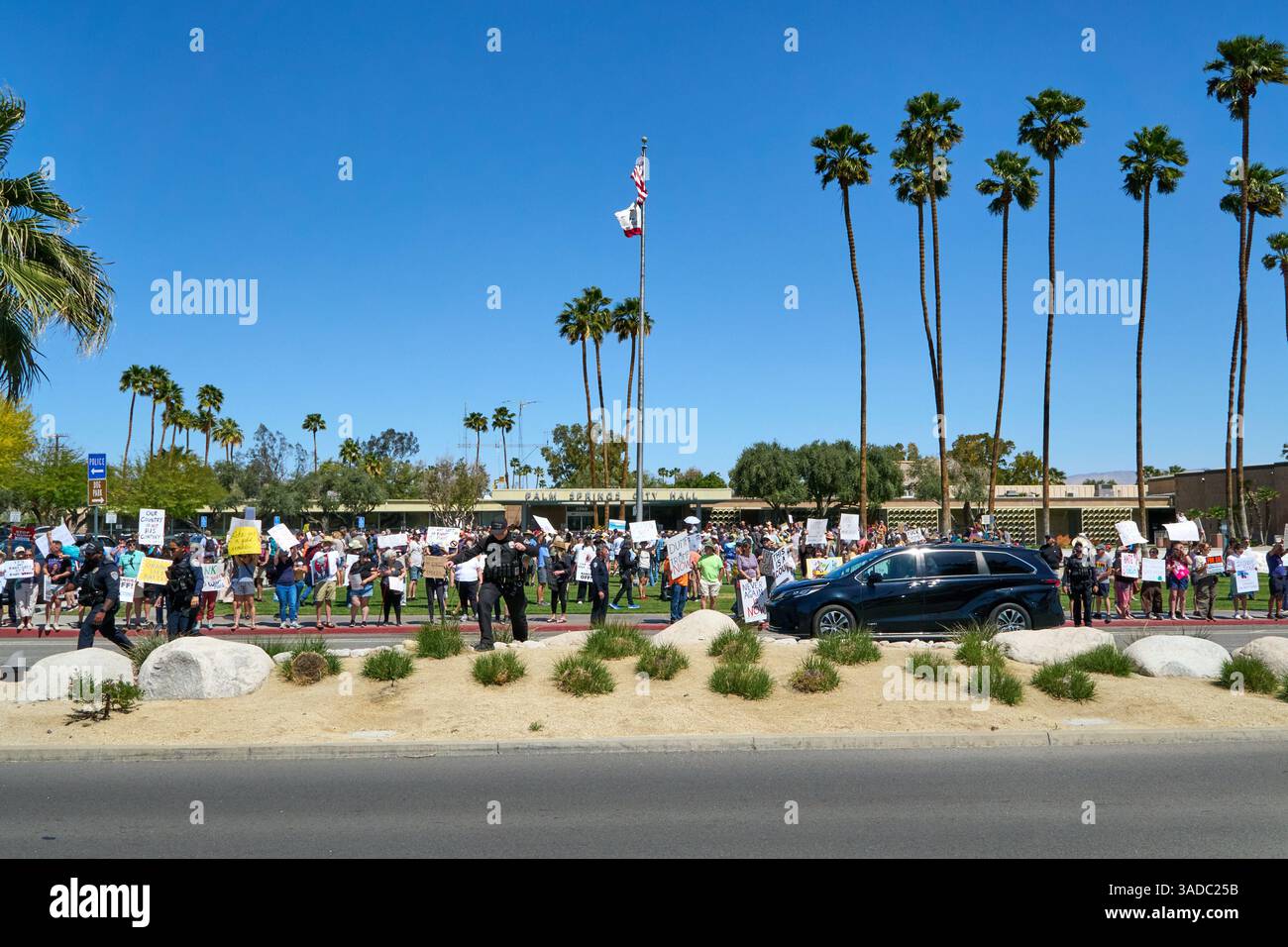April 5, 2025, Palm Springs, California, USA: Several thousand ...