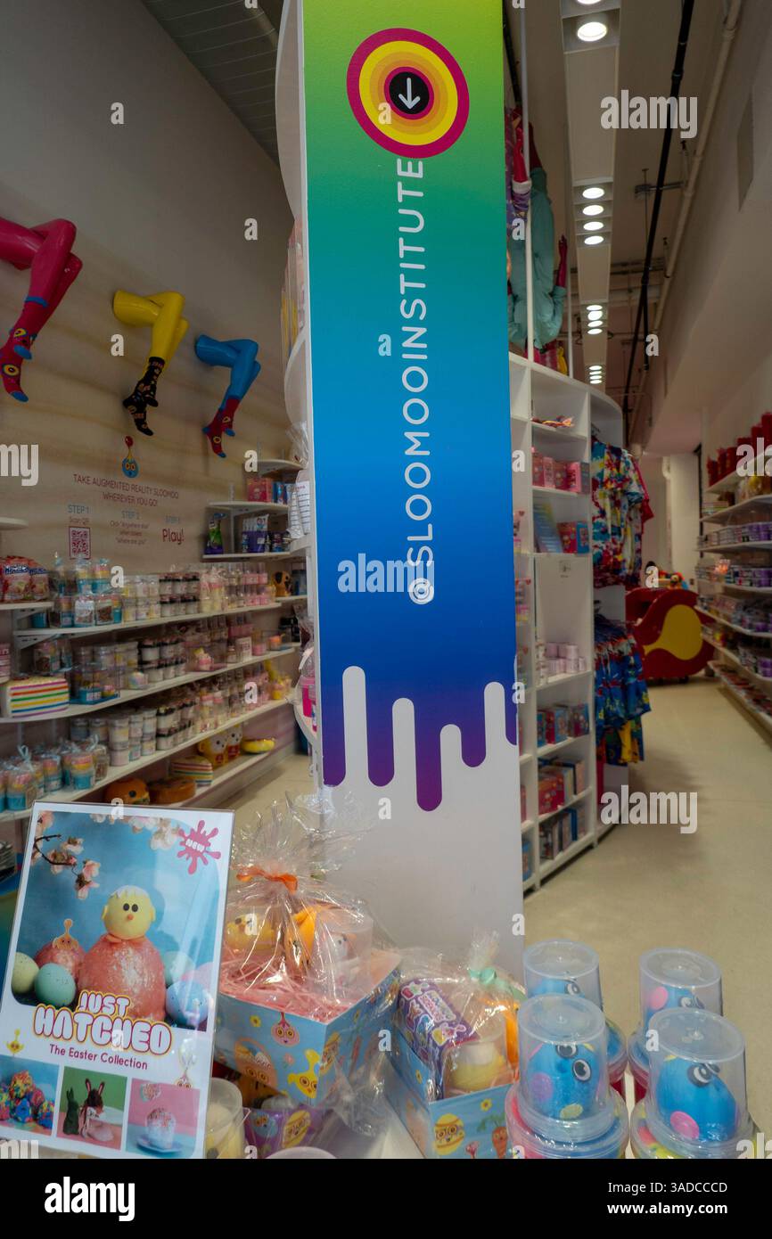 Sloomoo Institute is a slime museum experience in New York City, USA ...