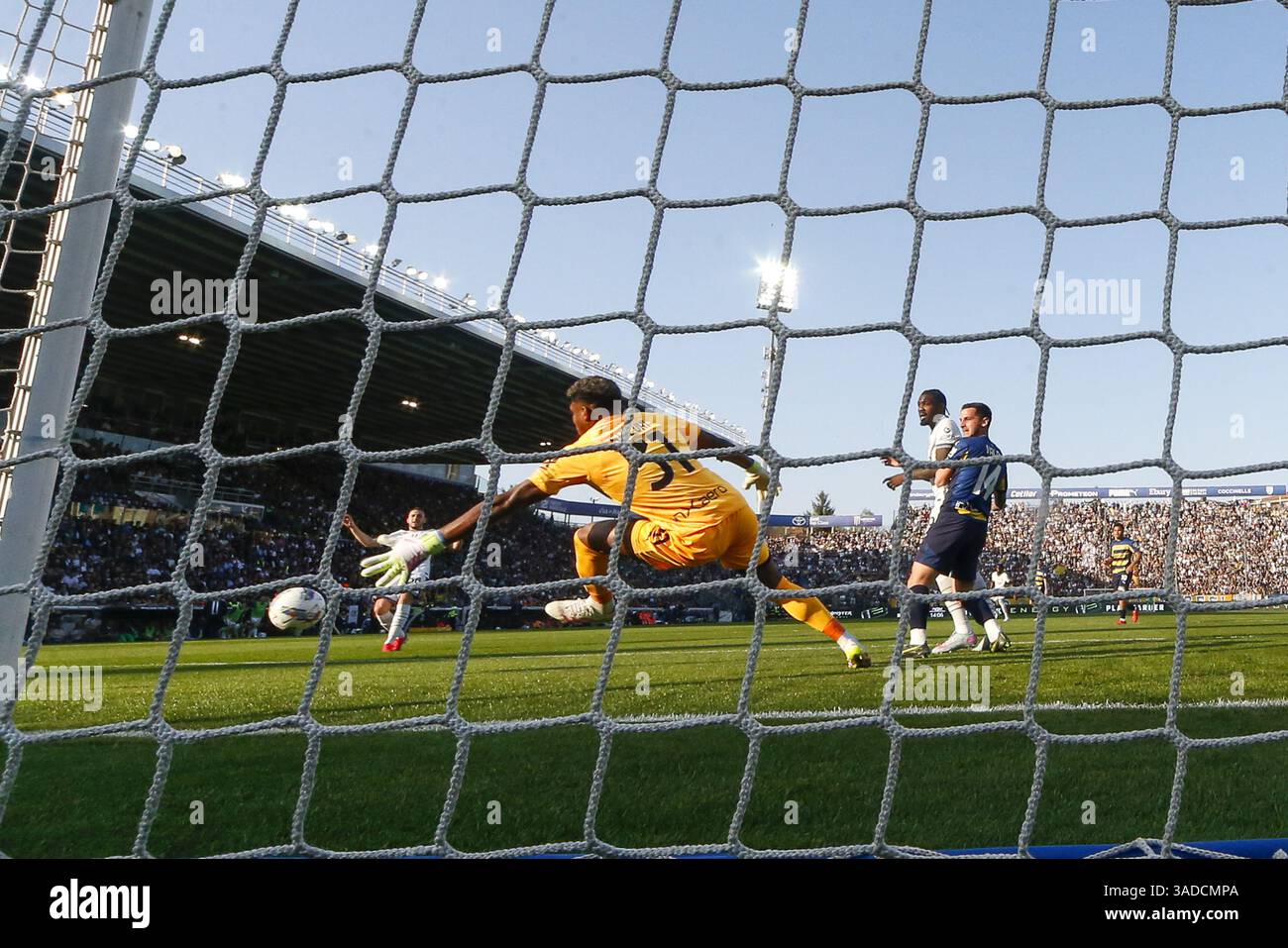 Parma, Italy. 05th Apr, 2025. Matteo Darmian of Inter FC scores a goal ...