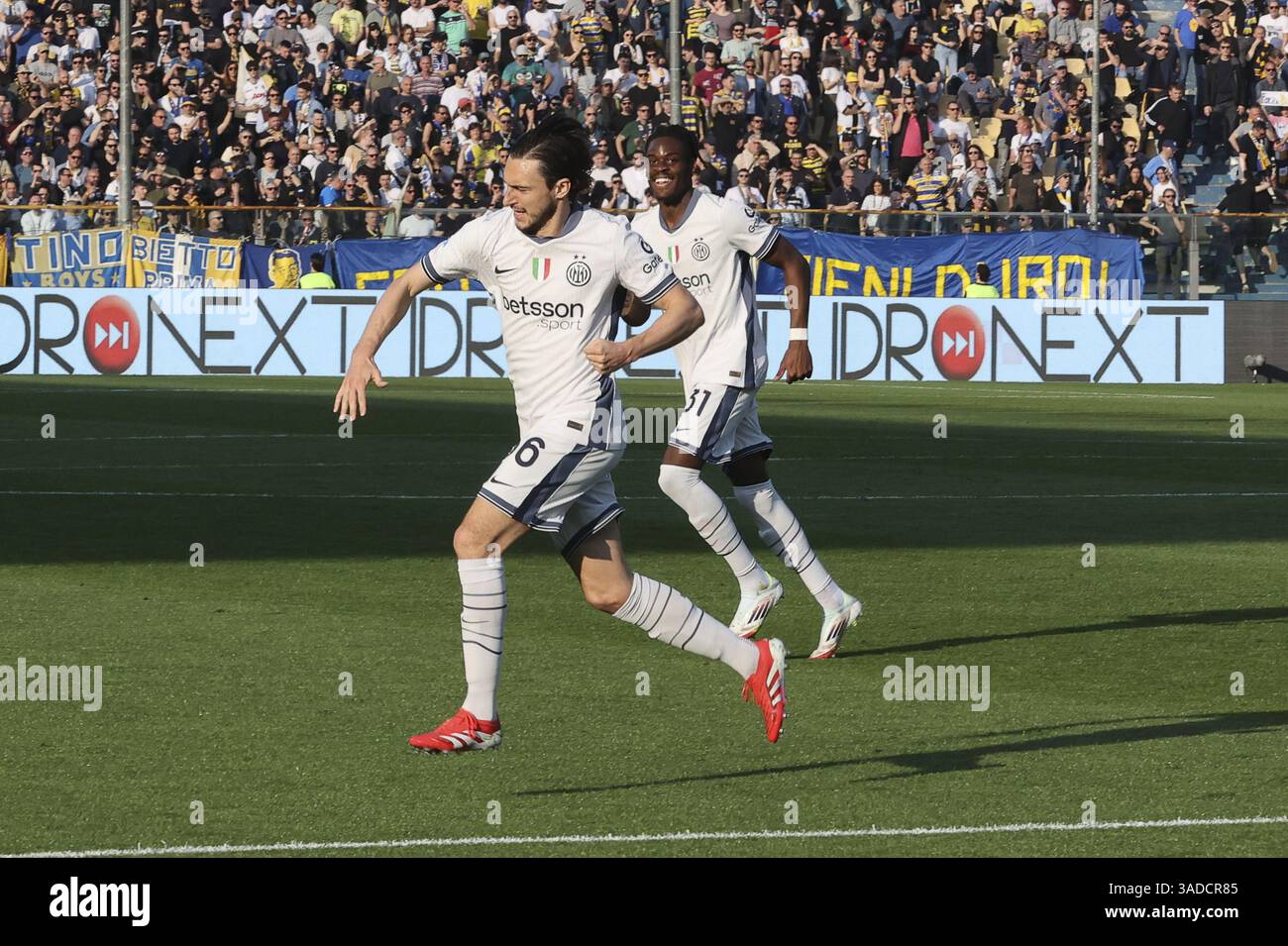 Parma, Italy. 05th Apr, 2025. Matteo Darmian of Inter FC celebrates ...