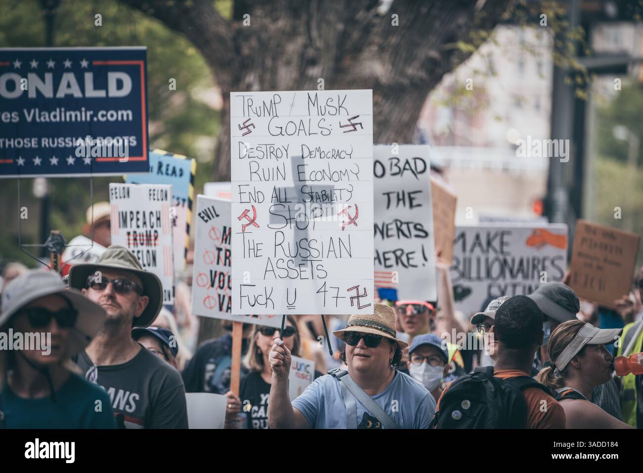 Richmond VA, USA, 5th Apr 2025, Anti Trump Administration protesters ...
